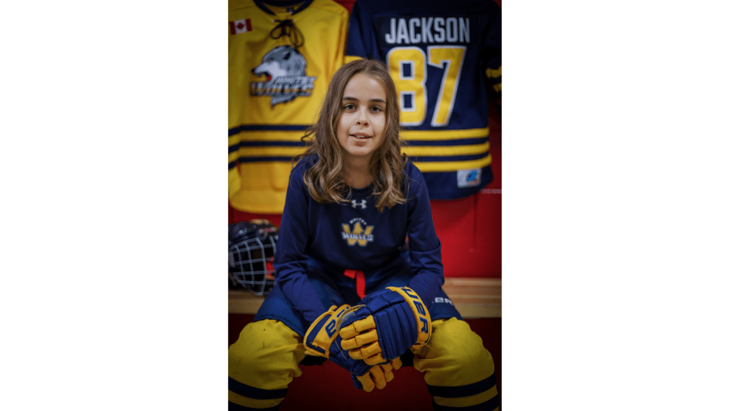 ALEX CARPENTER, ABBY ROQUE, MICAH ZANDEE-HART SIGN PROFESSIONAL WOMEN’S ...